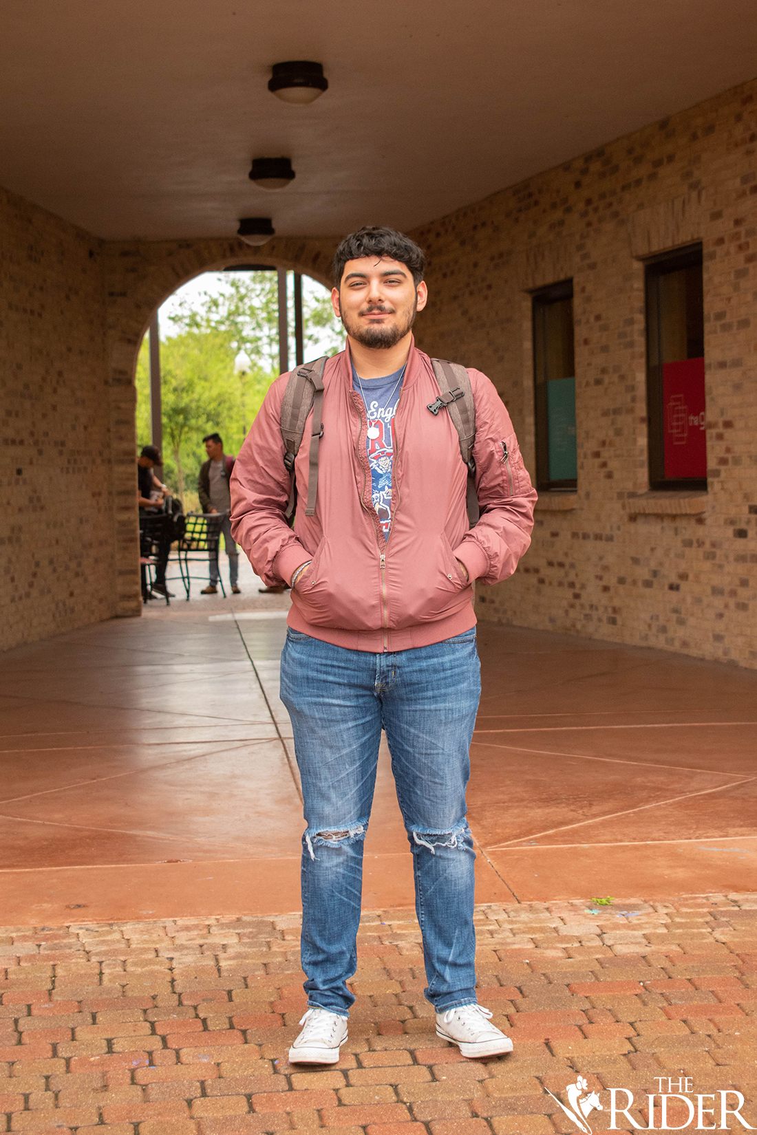 UTRGV students showcase their spring style - The Rider Newspaper