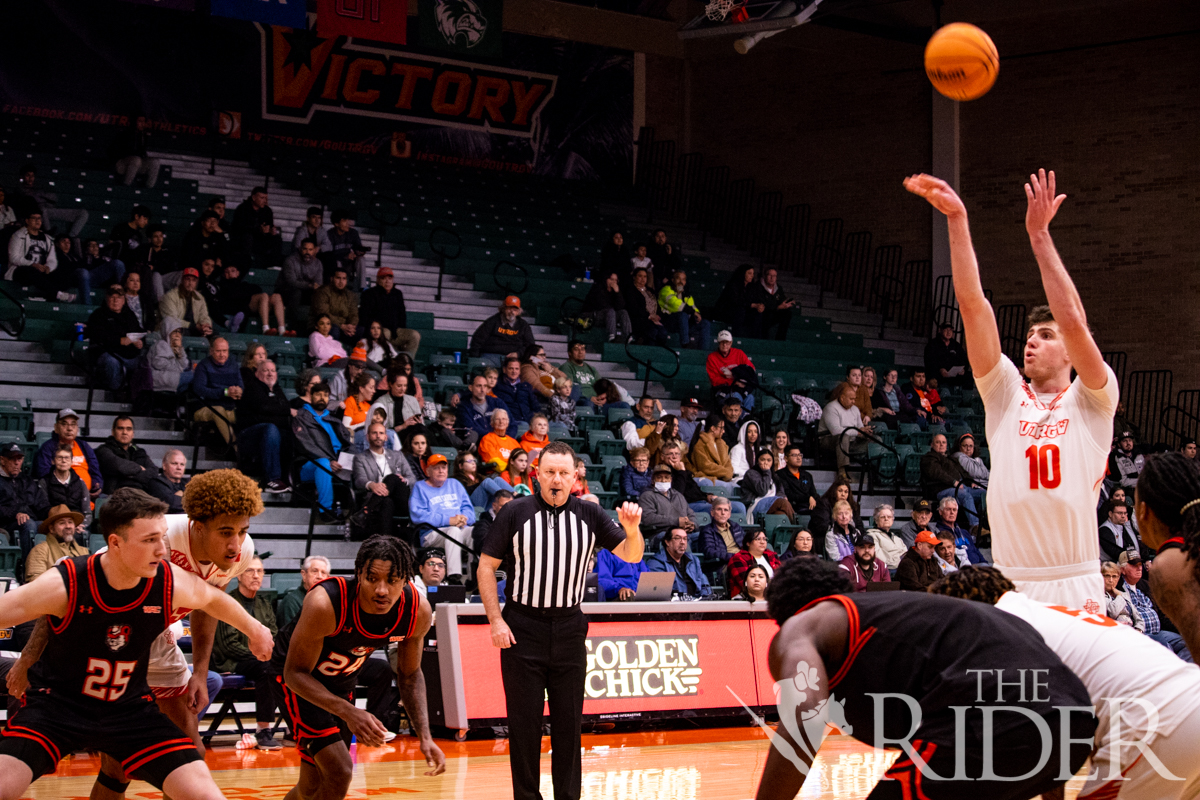 Vaqueros lose hard-fought game to Bearkats - The Rider Newspaper