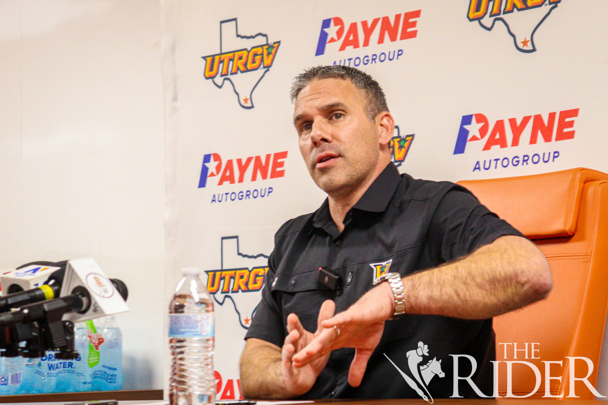 UTRGV football signs 41 recruits – The Rider Newspaper