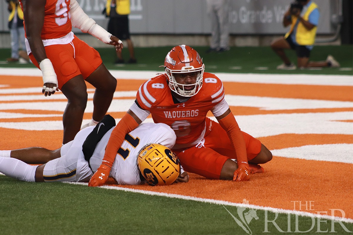 UTRGV shines in 33-14 inaugural season finale - The Rider Newspaper
